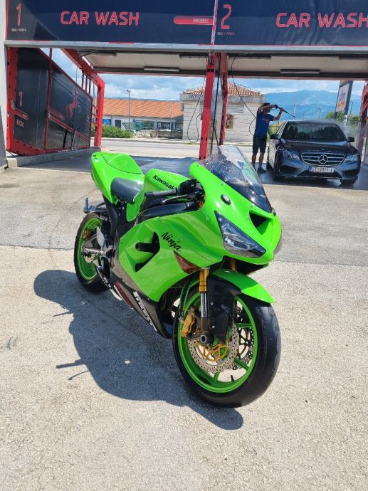 Kawasaki Ninja ZX-6R 636c 636 cm3, 2005 god.