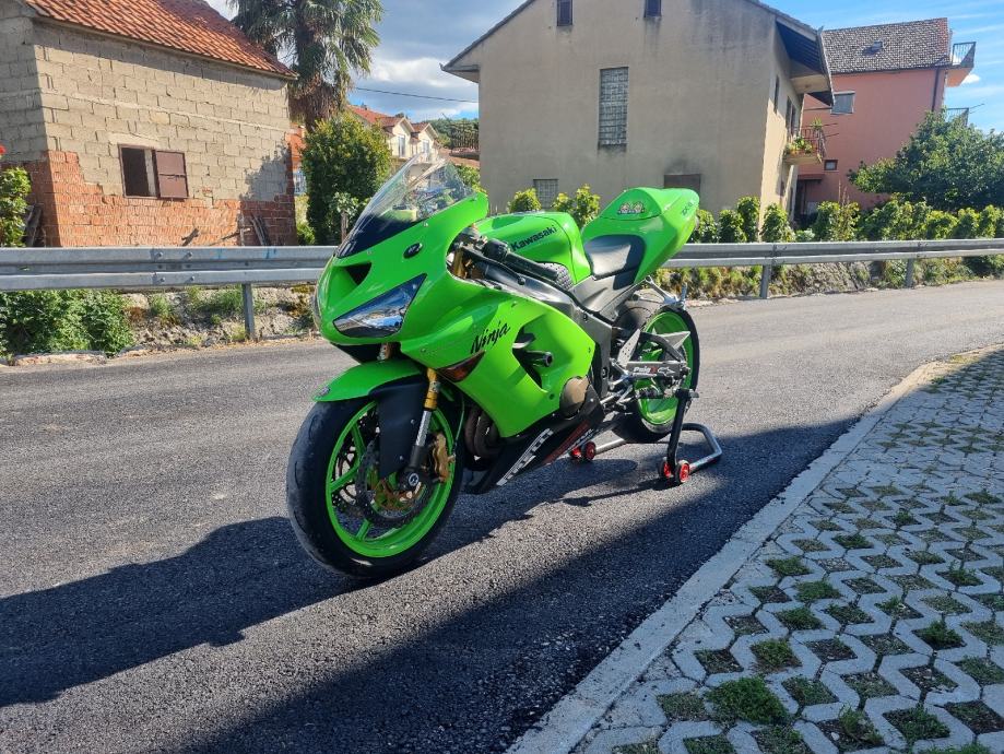 Kawasaki Ninja ZX-6R 636c 636 cm3, 2005 god.