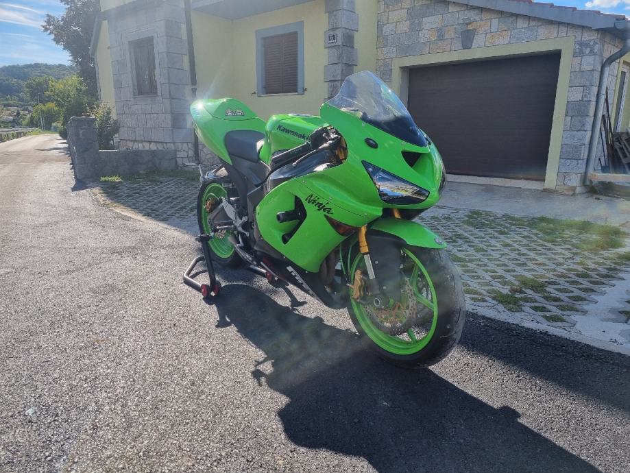 Kawasaki Ninja ZX-6R 636c 636 cm3, 2005 god.