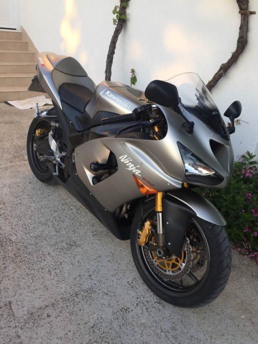 Kawasaki Ninja Zx6r 636 Akrapovic TOP STANJE! Citaj oglas, 2006 god.