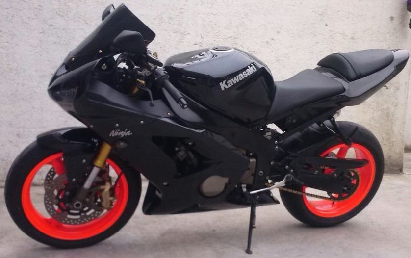 Kawasaki ninja zx6r 636 cm3, 2003 god.
