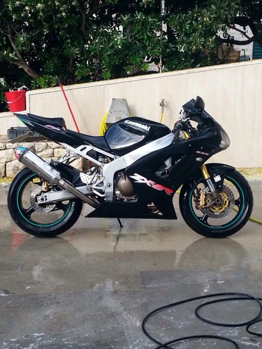 Kawasaki ninja zx6r 636 , 2003 god.