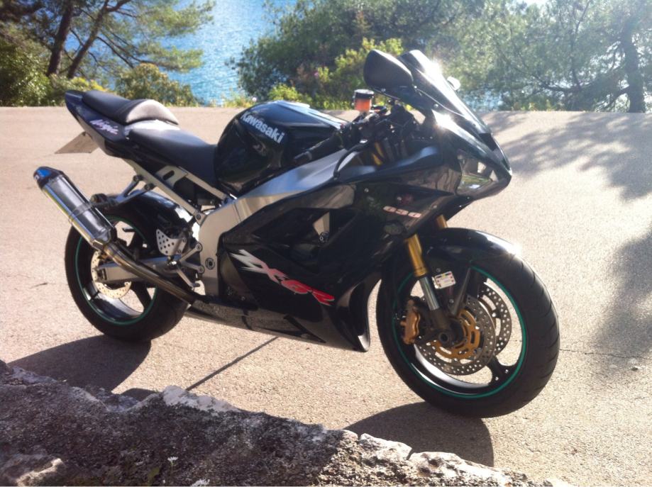 Kawasaki ninja zx6r 636 , 2003 god.