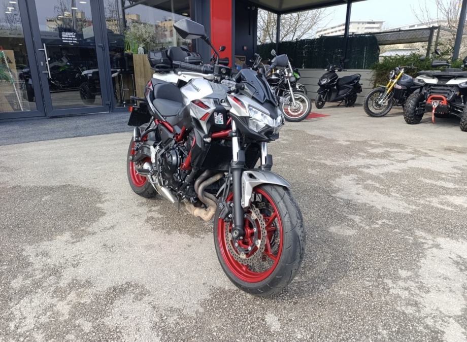 Kawasaki Z650 650 cm3, 2023 god.