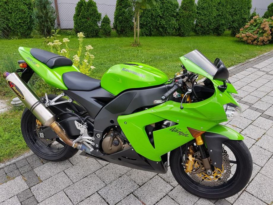 Kawasaki zx 10r 1000 cm3, 2004 god.