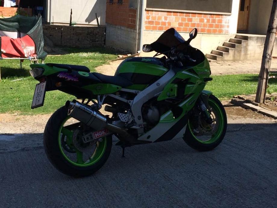 Kawasaki Zx 6r, 2001 god.
