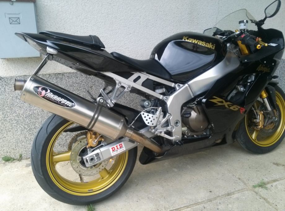 Kawasaki ZX-6R 636 cm3, 2004 god.
