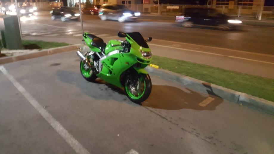 Kawasaki ZX6-R 600 cm3, 2000 god.
