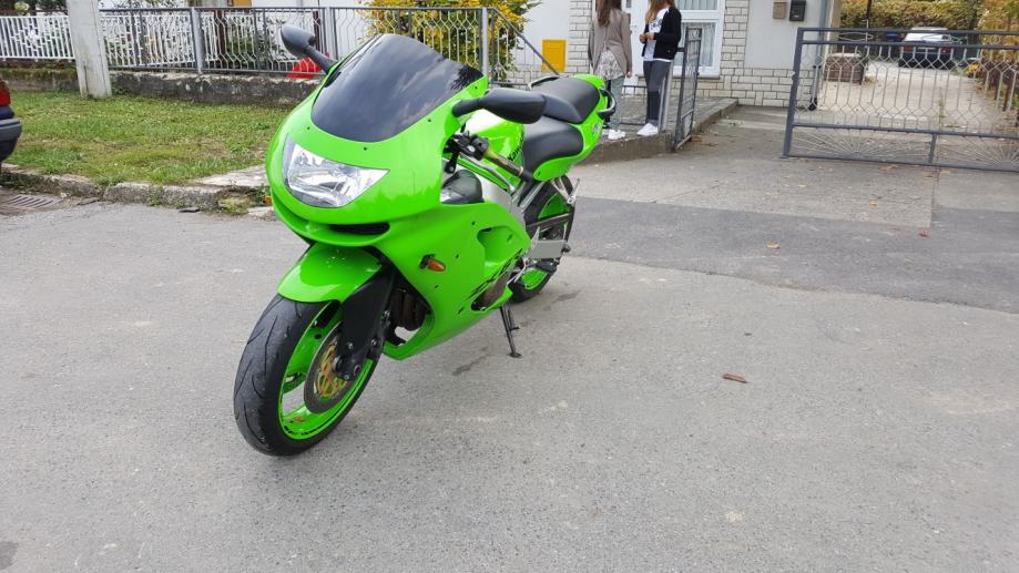 Kawasaki ZX6-R 600 cm3, 2000 god.