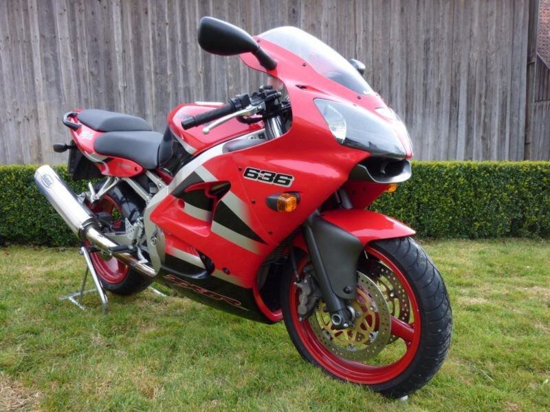 Kawasaki ZX636R Ninja 636 cm3, 2002 god.