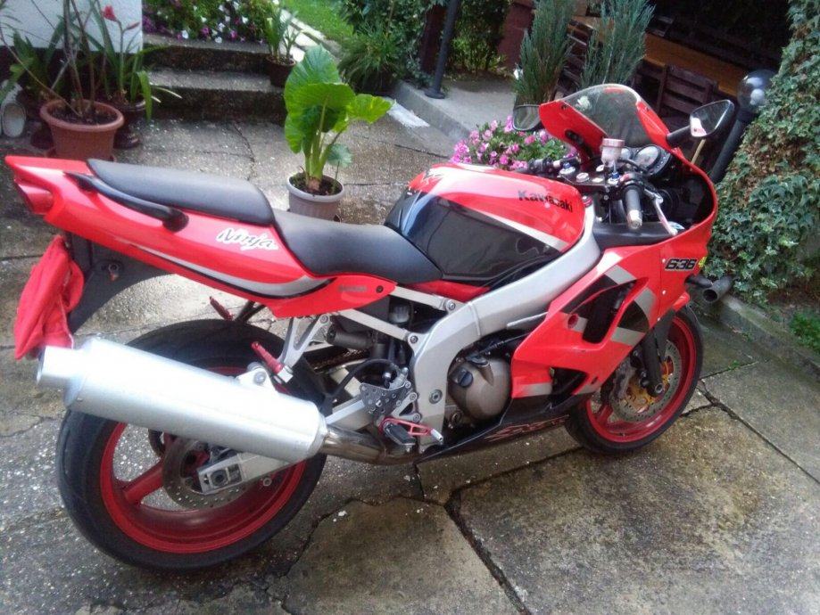 Kawasaki ZX636R Ninja 636 cm3, 2002 god.