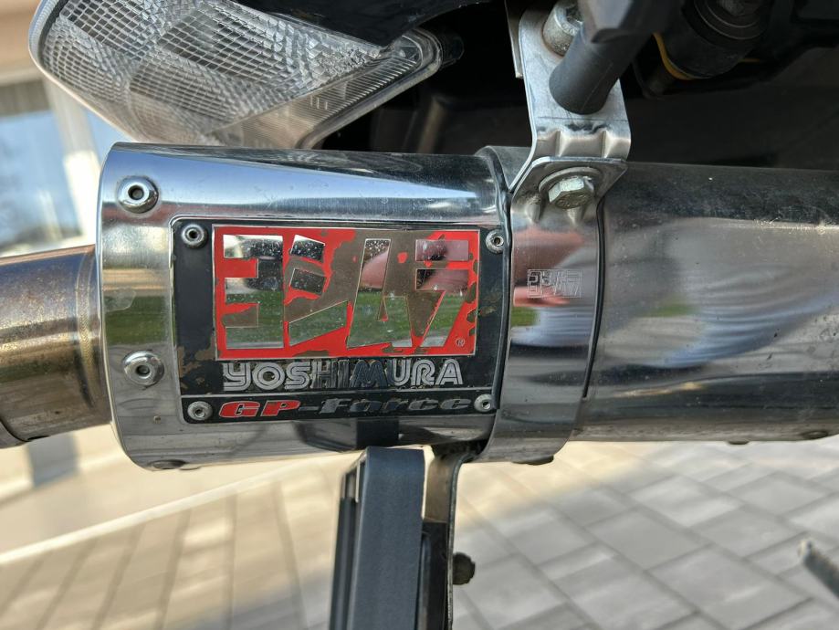 Kawasaki Zx636r 599 cm3, 2006 god.