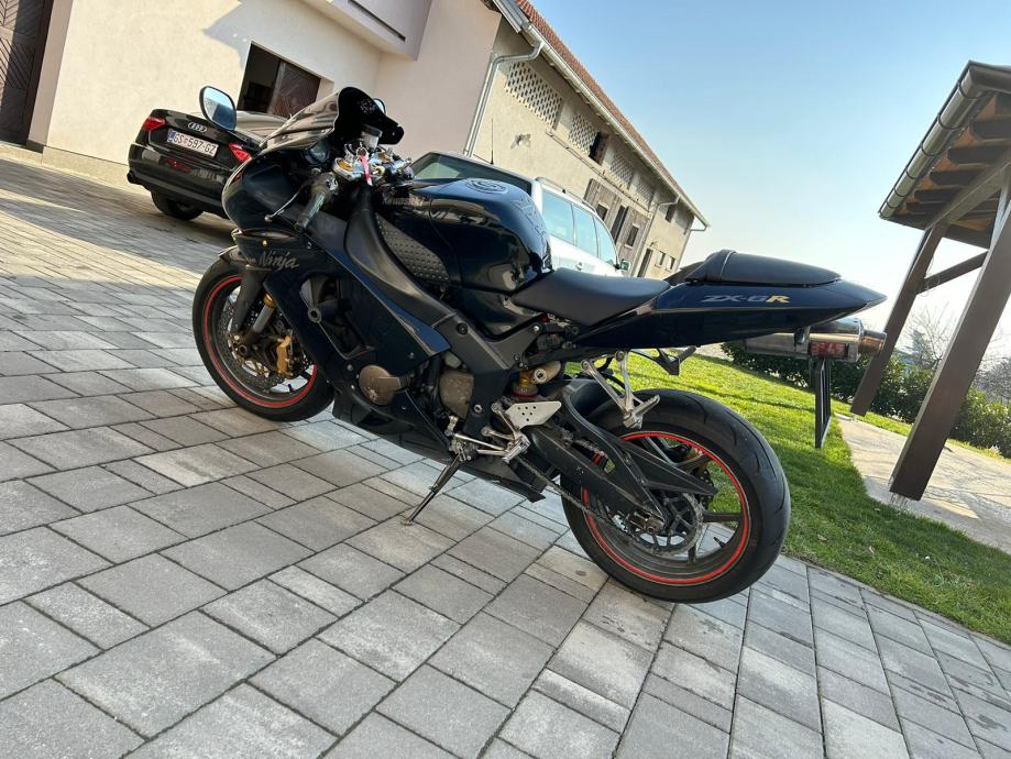 Kawasaki Zx636r 599 cm3, 2006 god.