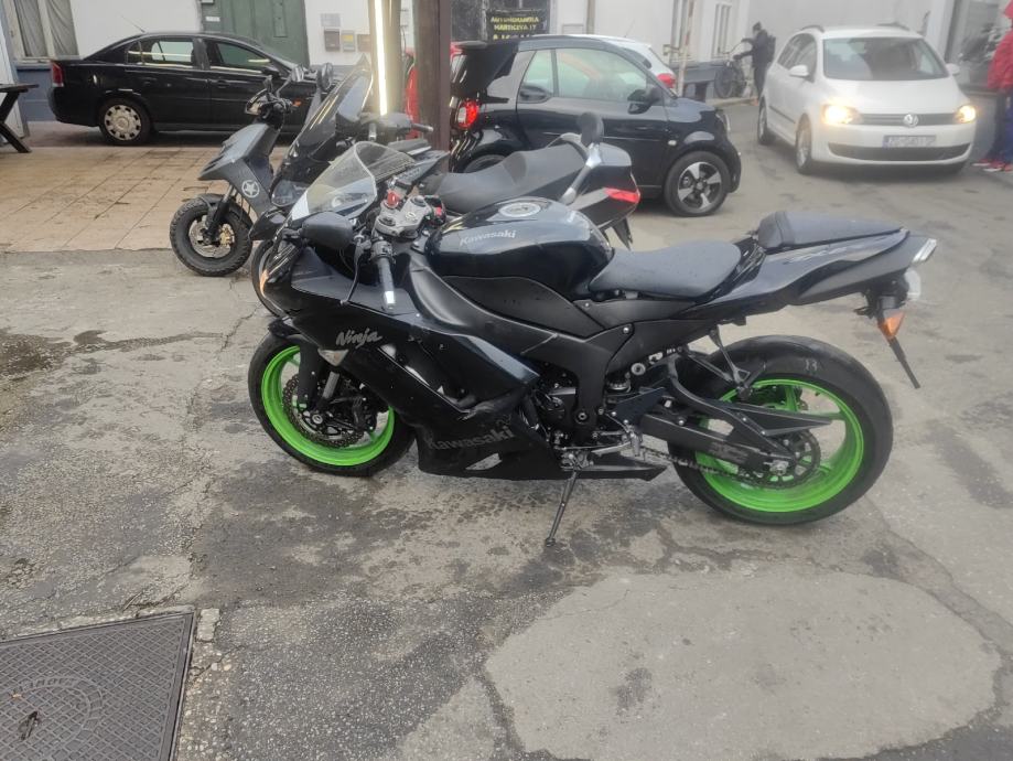 Kawasaki Zx6r 600 cm3, 2008 god.