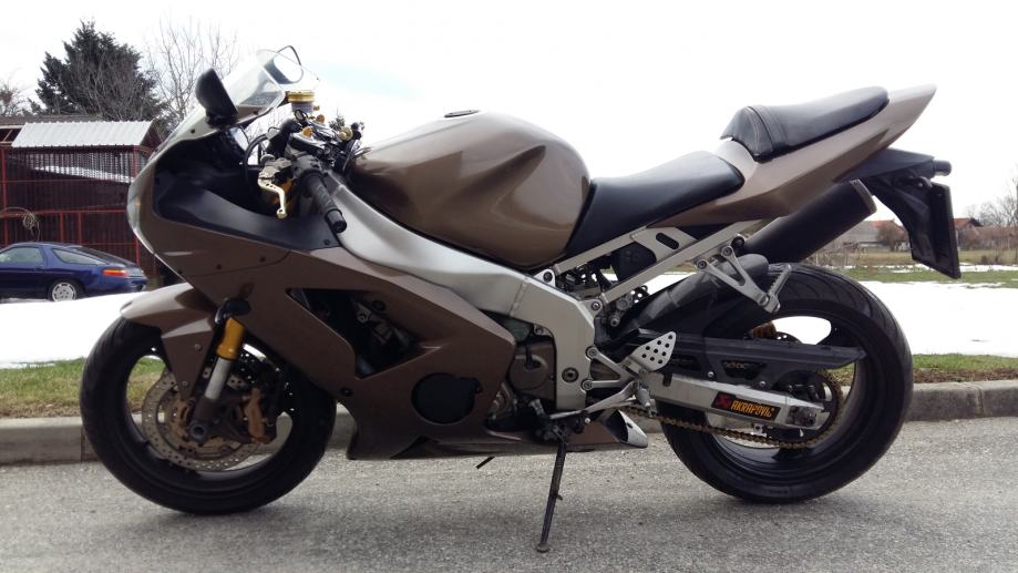 Kawasaki Zx6r 636 cm3, 2003 god.