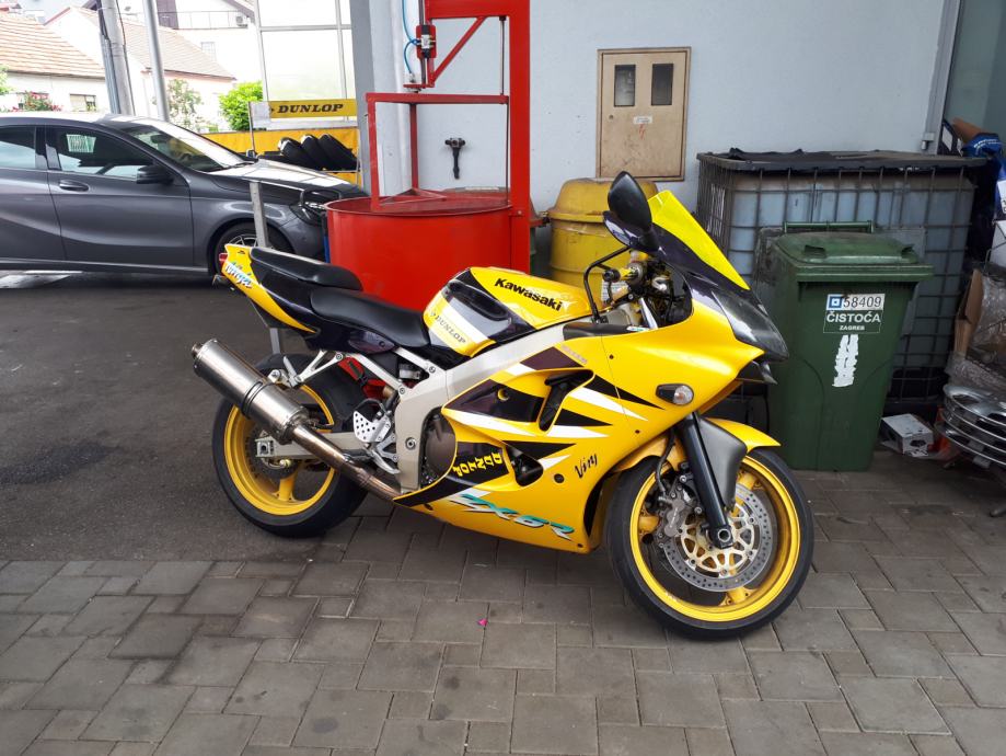 Kawasaki Zx6r ninja 600 cm3, 2002 god.