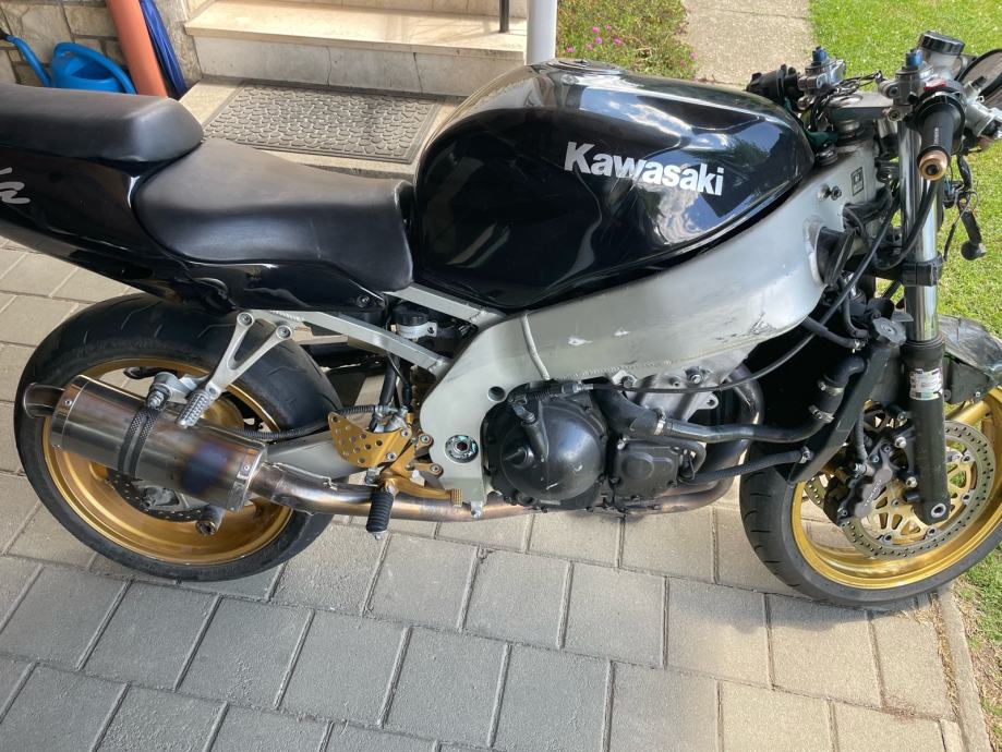 Kawasaki Zx9r 899 cm3, 1999 god.