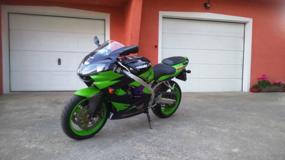 Kawasaki ZX9R NINJA 900 cm3, 2002 god.