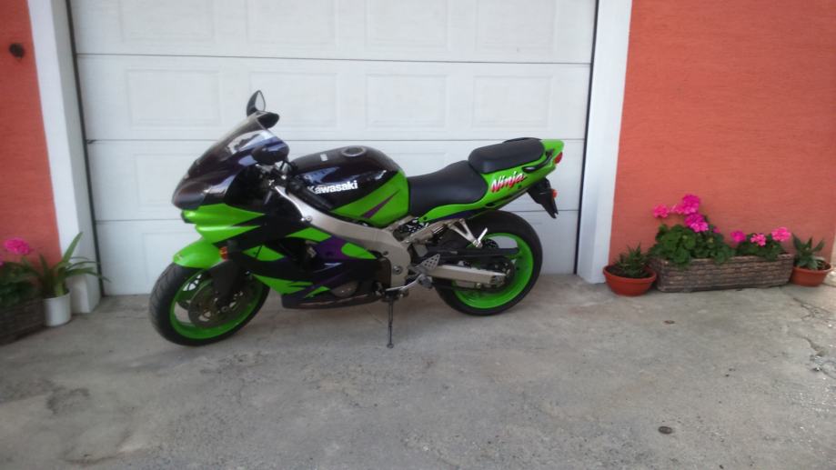 Kawasaki ZX9R NINJA 900 cm3, 2002 god.