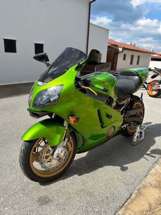 Kawasaki Zx-12r sa kompletnim Akrapovic auspuhom, 2001 god.