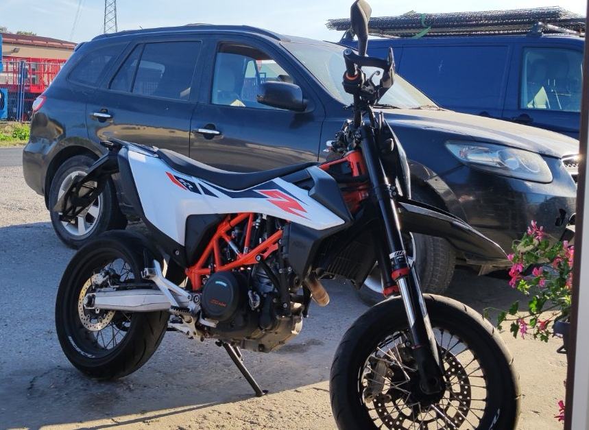 KTM SMC-R 690 Supermoto SMCR - 2019 super očuvana i malo kilometara ...
