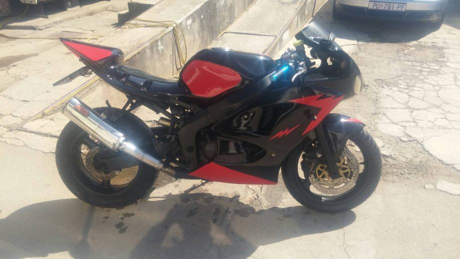 kawasaki zx6r, 1990 god.