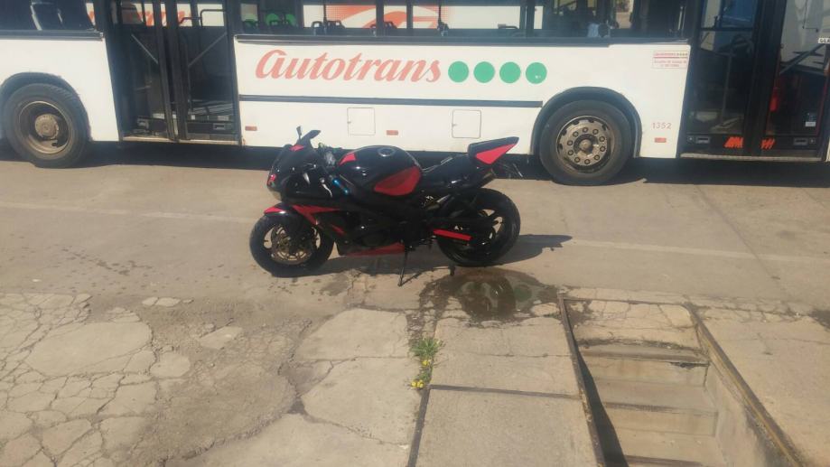 kawasaki zx6r, 1990 god.