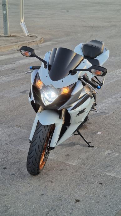 Suzuki GSX-R 1000 K9 999 cm3, 2009 god.
