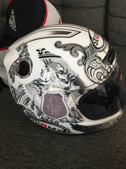 Suomy kaciga ko nova par put koristena bez ogrebotine, 2016 god.