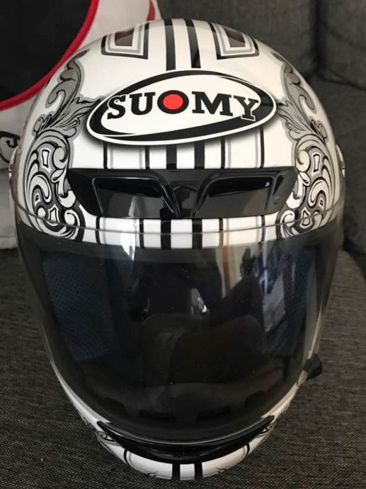 Suomy kaciga ko nova par put koristena bez ogrebotine, 2016 god.