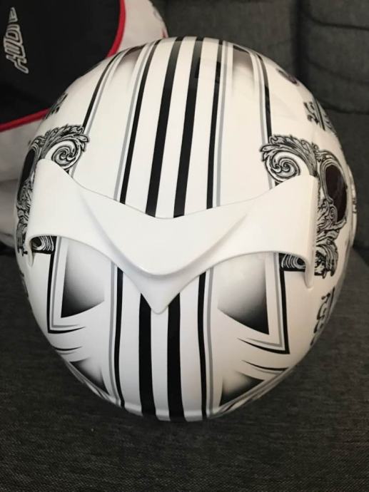 Suomy kaciga ko nova par put koristena bez ogrebotine, 2016 god.