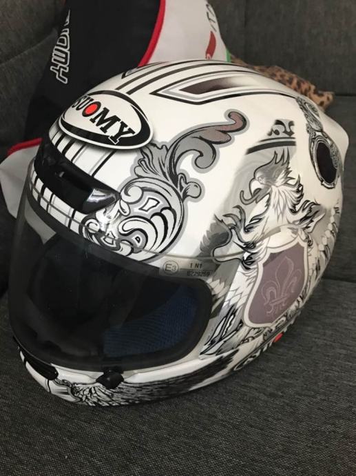 Suomy kaciga ko nova par put koristena bez ogrebotine, 2016 god.