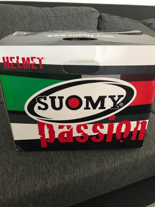 Suomy kaciga ko nova par put koristena bez ogrebotine, 2016 god.