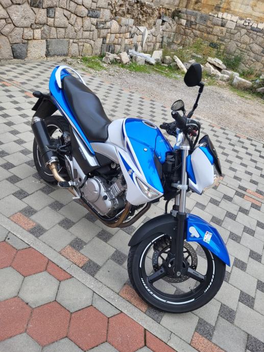 Suzuki Inzuma GW 250 cm3, 2014 god.