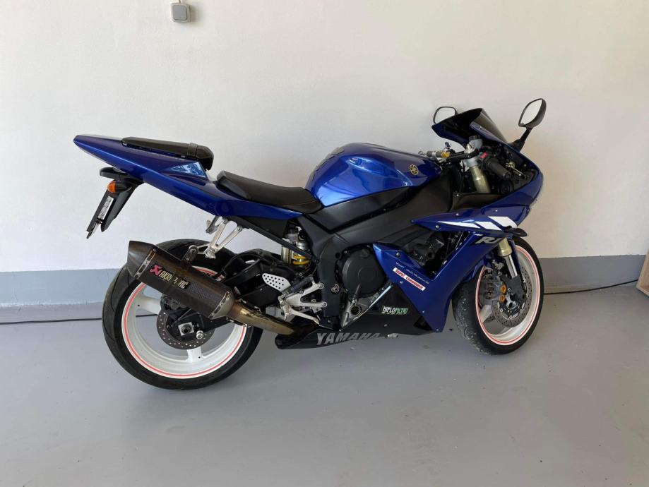 Yamaha R1 1000 cm3, 2002 god.