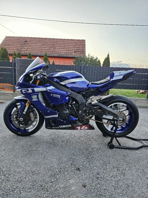 Yamaha R1 2016 RN32, 2016 god.