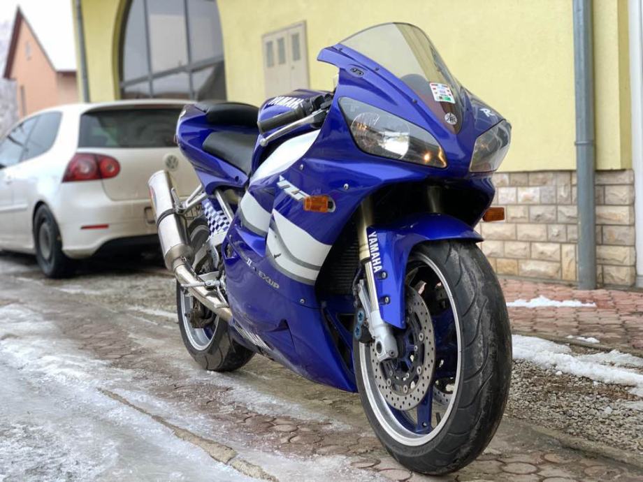 Yamaha R1 999 cm3, 2000 god.