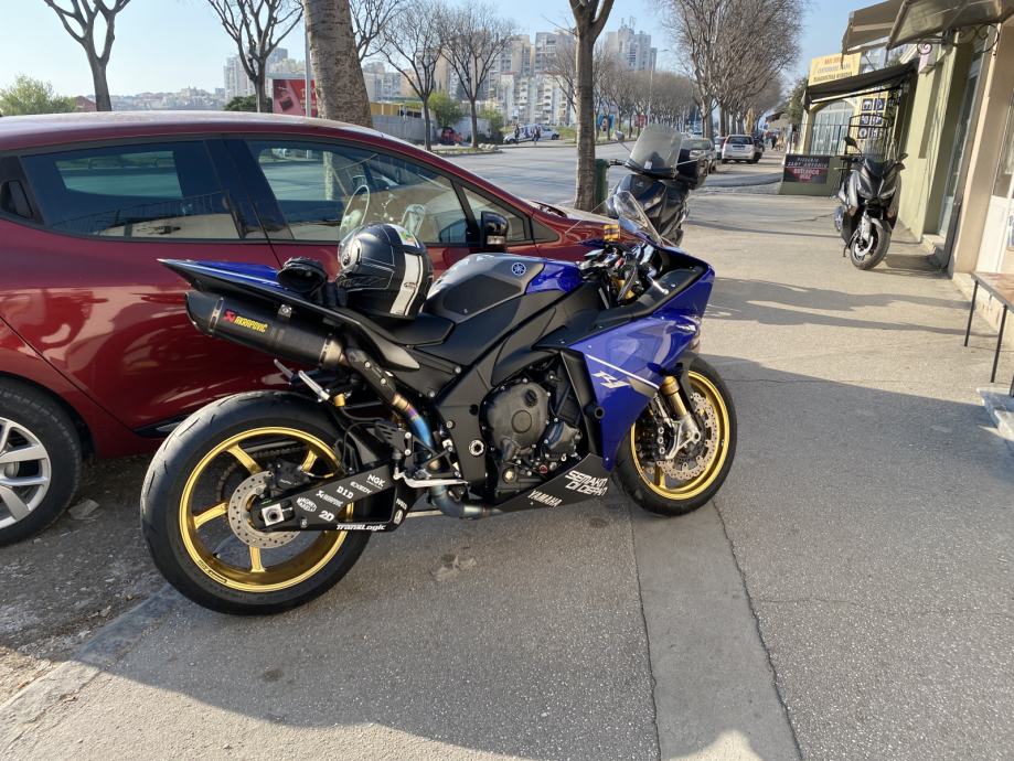 Yamaha R1 999 cm3, 2013 god.