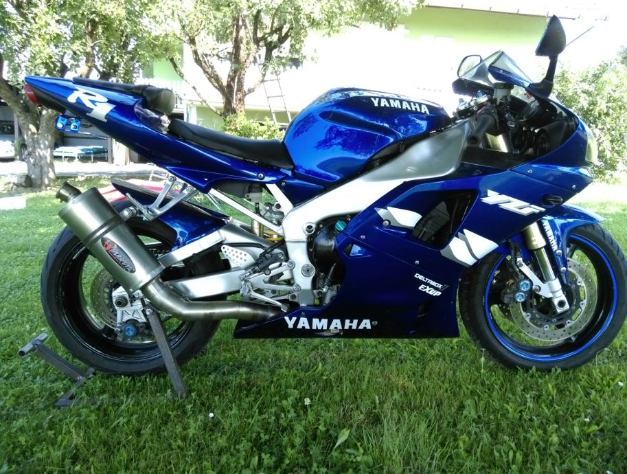 Yamaha R1, 2001 god.