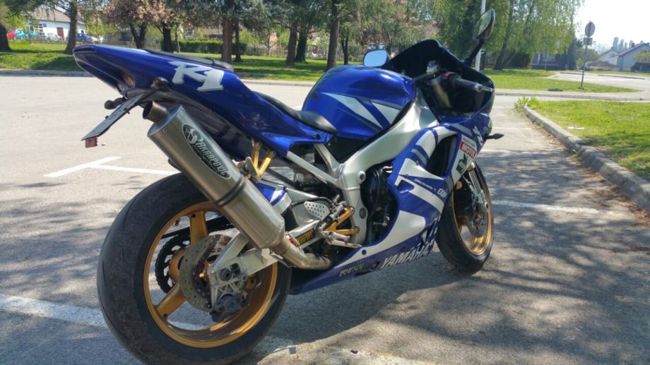 yamaha-r1-2001-god