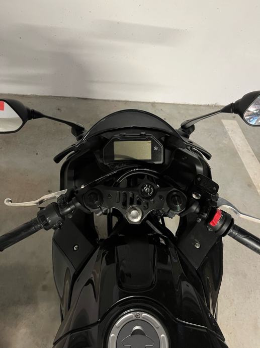 Yamaha R3 321 cm3, 2020 god.