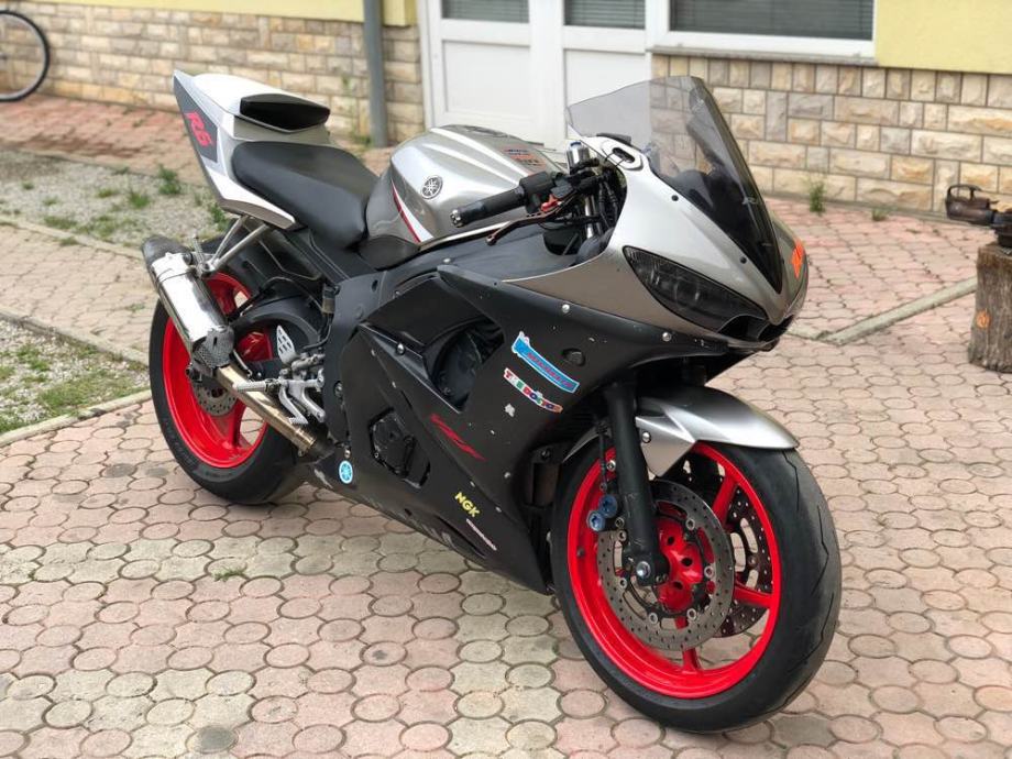 Yamaha R6 599 cm3, 2003 god.