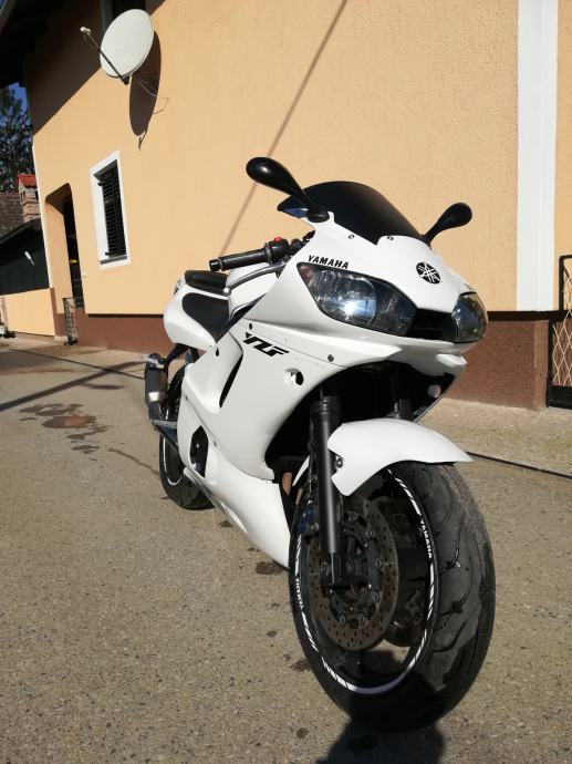 Yamaha R6 600 cm3, 2002 god.