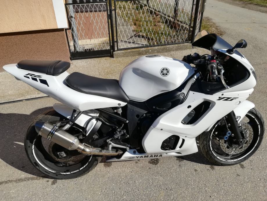 Yamaha R6 600 cm3, 2002 god.