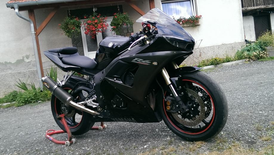 Yamaha r6 600 cm3, 2005 god.