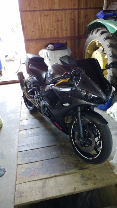 Yamaha R6 rj09 600 cm3, 2004 god.