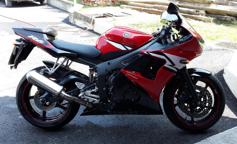 Yamaha R6 YZF R6 2004, 2004 god.