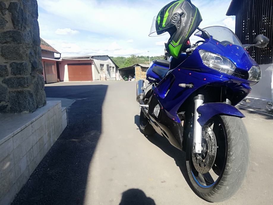 Yamaha R6 2001 599 cm3, 2001 god.