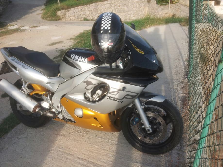 Yamaha yzf 600 r 600 cm3, 2000 god.