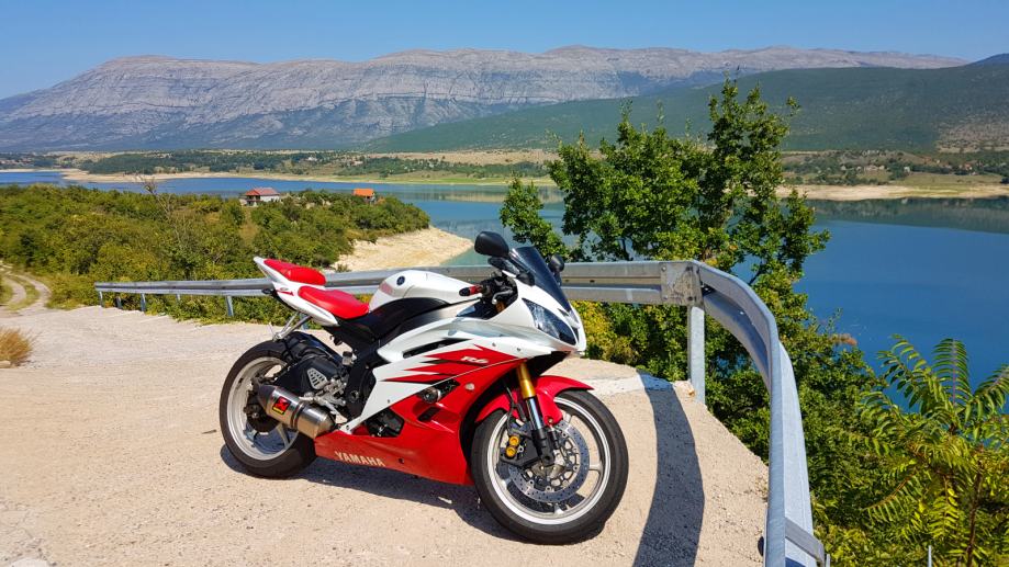 Yamaha YZF 600 R6 599 cm3, 2006 god.